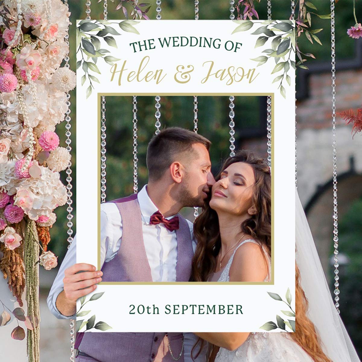 Wedding selfie frame | Beachweddingtips.com